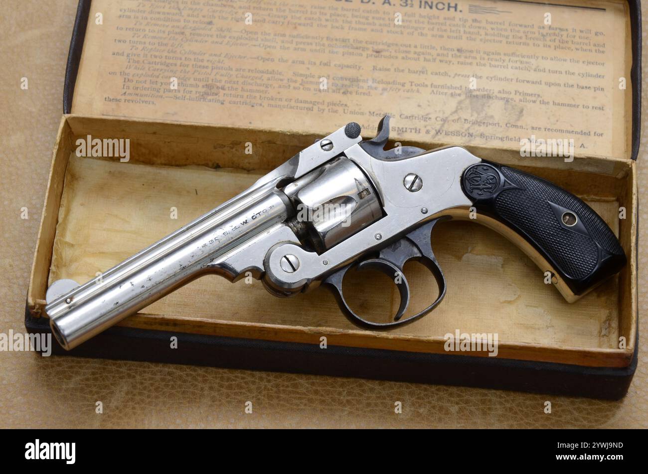 Pistola steampunk hi-res stock photography and images - Alamy