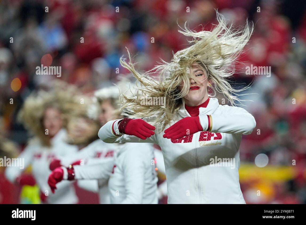 Kansas City Chiefs cheerleaders perform during an NFL football game ...