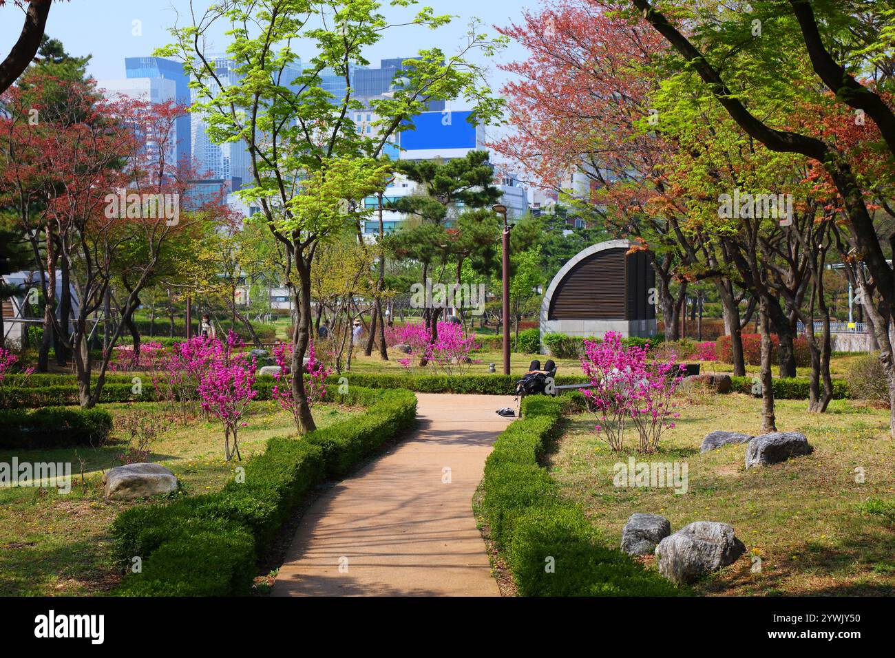 Jongmyo square park hi-res stock photography and images - Alamy