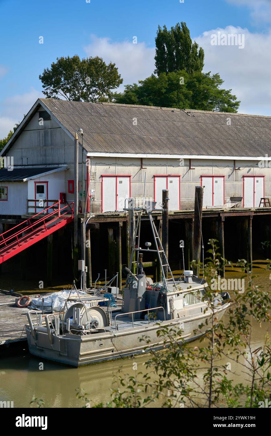 Historic Scotch Pond Net Shed Low Tide. The historic net shed building ...