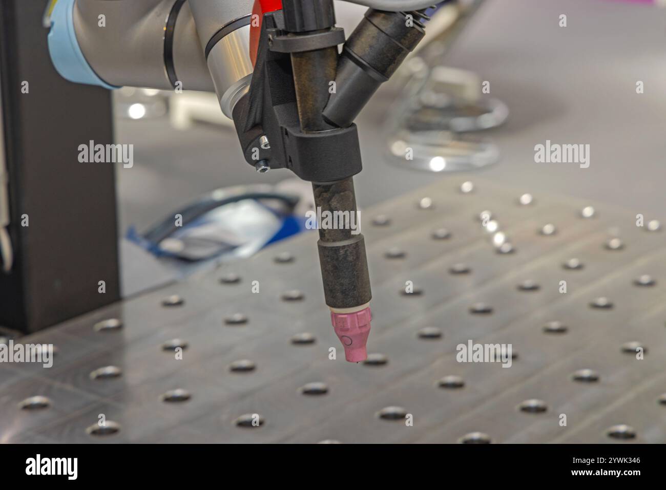 Robot Arm Welding Metal Fabrication Equipment Platform Table Workshop ...