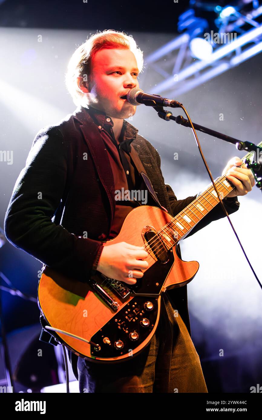 Geordie greep singer hi-res stock photography and images - Alamy