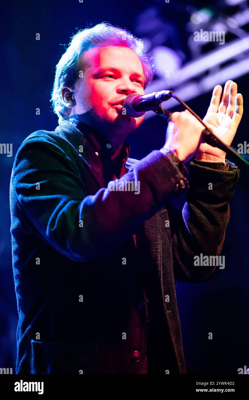Geordie greep singer hi-res stock photography and images - Alamy