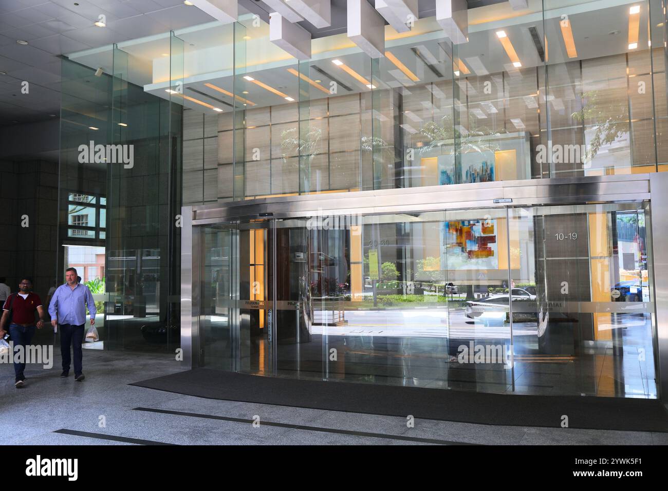 Prudential tower singapore hi-res stock photography and images - Alamy