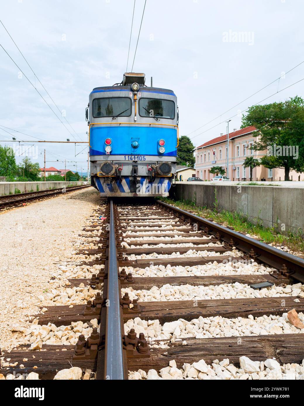 Eastern europe train station hi-res stock photography and images - Alamy