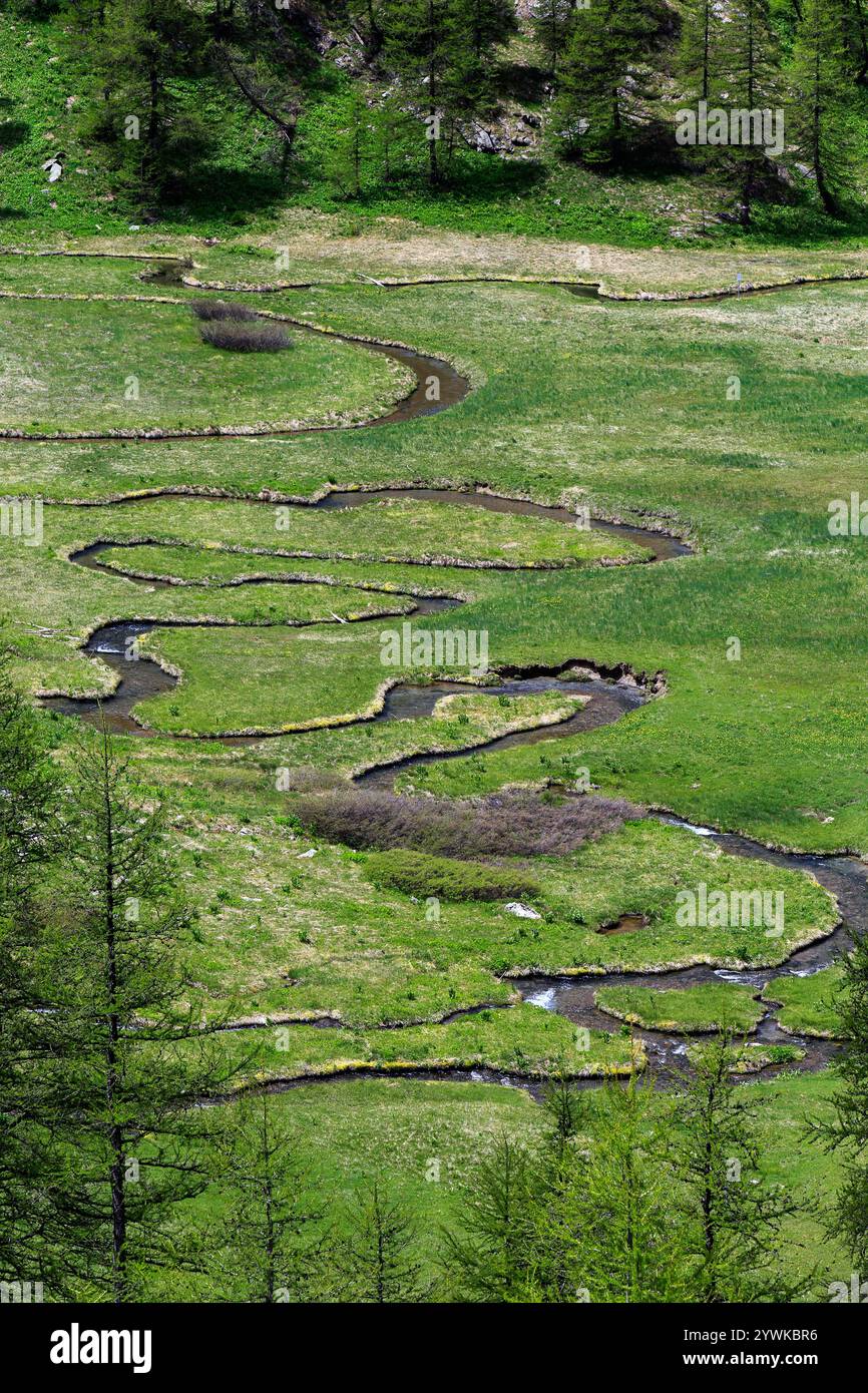 Allos Lake, 2220 m, largest natural high-altitude lake in Europe ...