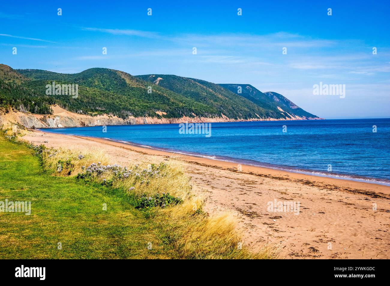 Atlantic Ocean beach at Cabots Landing Provincial Park in Victoria ...