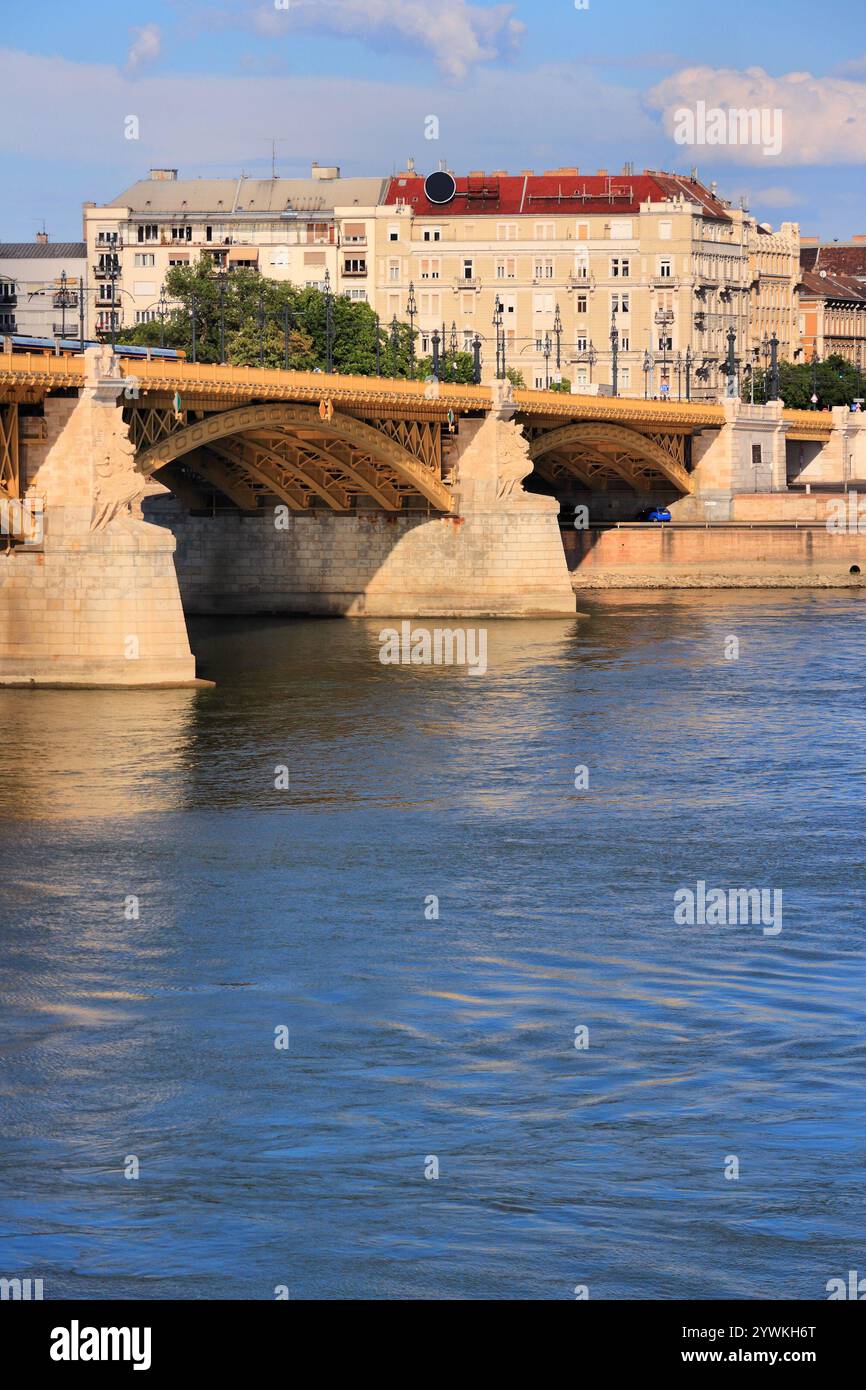Sunset on margaret bridge hi-res stock photography and images - Alamy