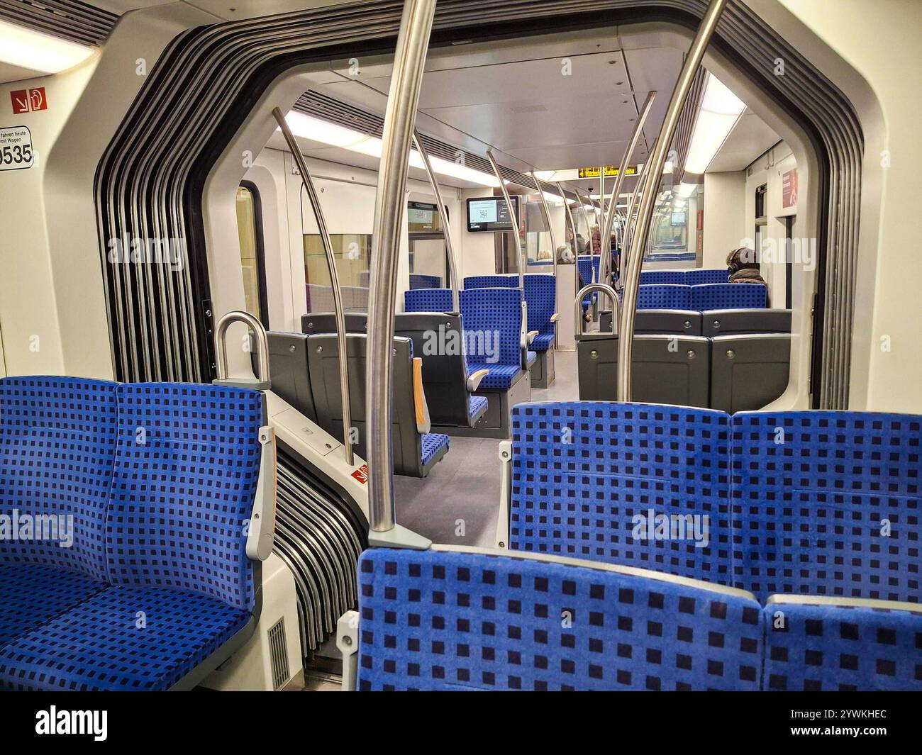 Leerer S-Bahn Zug Hamburg Hamburg Deutschland *** Empty S Bahn train ...