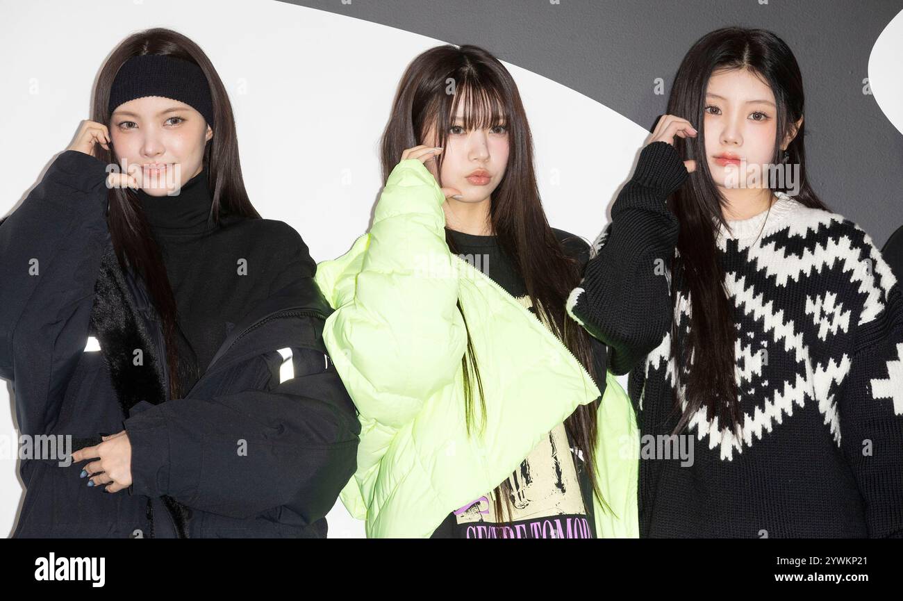 Seoul, South Korea. 11th Dec, 2024. (L to R) South Korean singer Yunah ...