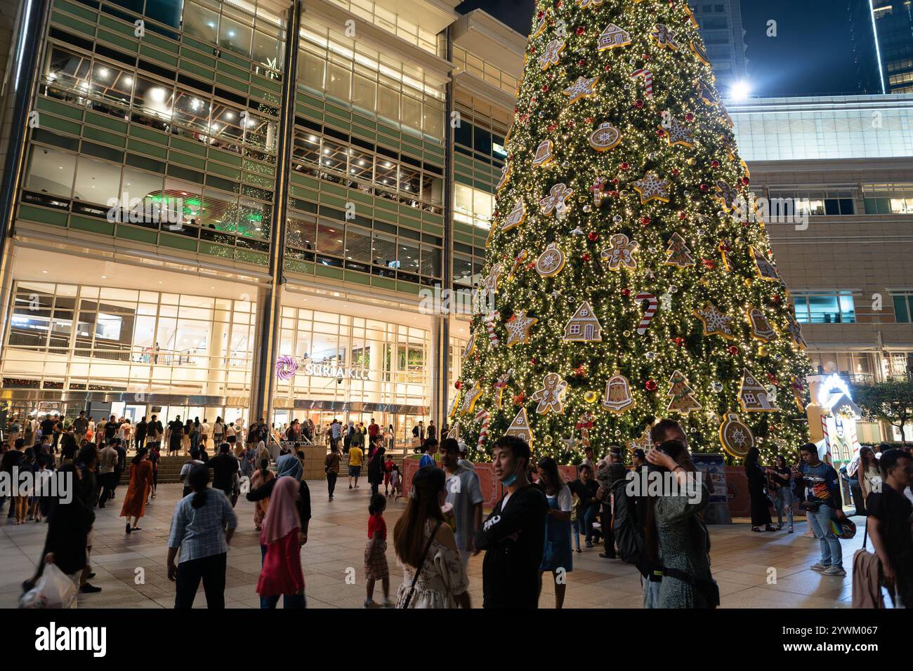 Christmas celebration klcc shopping center hi-res stock photography and ...