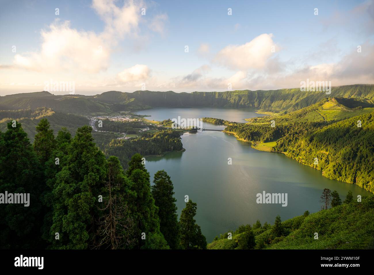 Ihla verde hi-res stock photography and images - Alamy