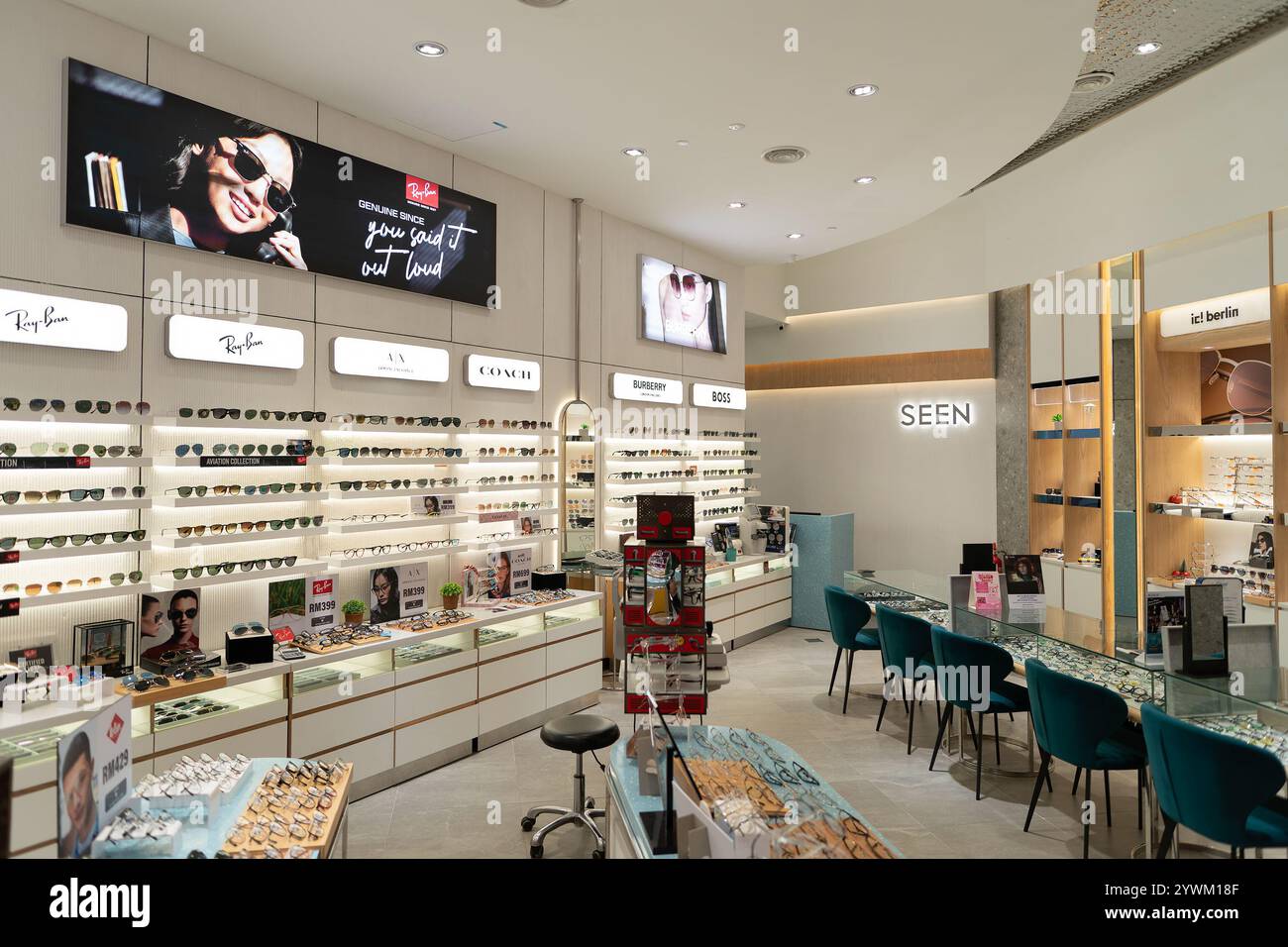 Ax armani exchange store design hi-res stock photography and images - Alamy