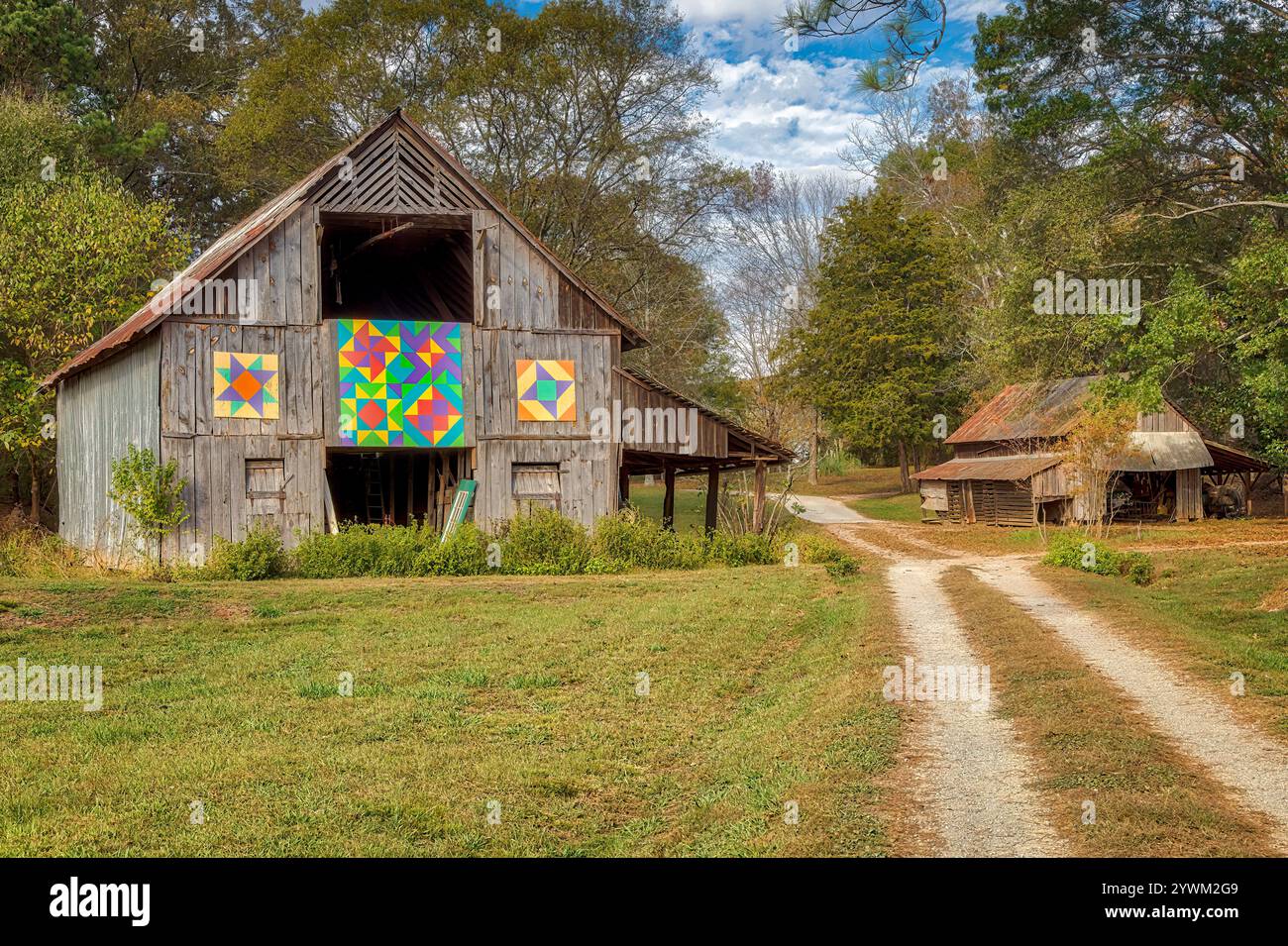 Hex barn hi-res stock photography and images - Alamy