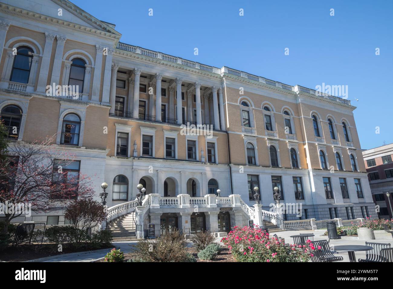 House fire in boston hi-res stock photography and images - Alamy