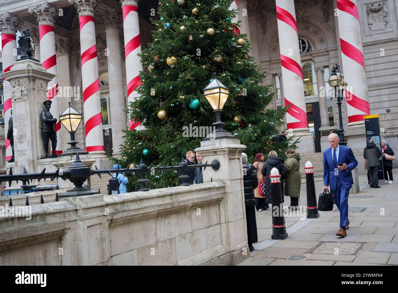 Weeks before Christmas, city workers and visitors outside Royal ...