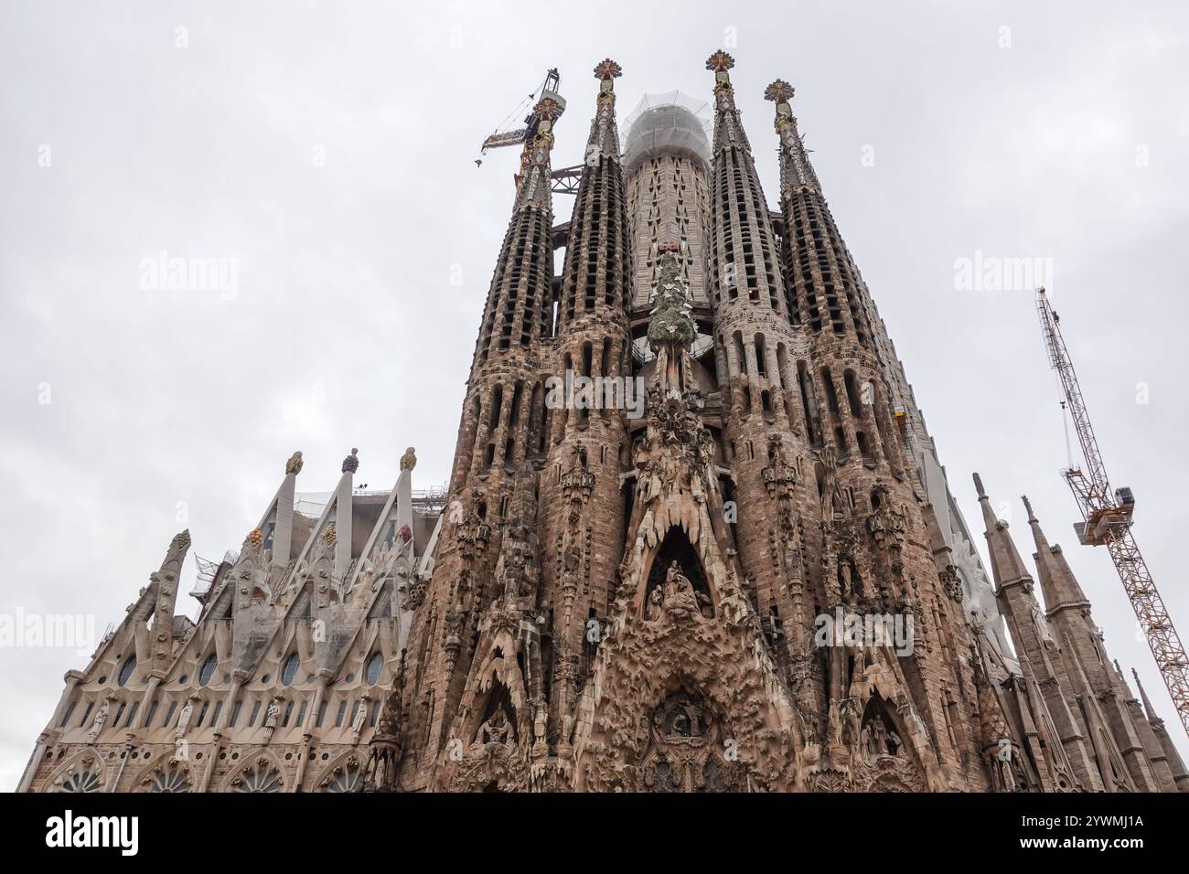 Sagrada Família: Iconic basilica designed by Antoni Gaudí in Barcelona Stock Photo - Alamy