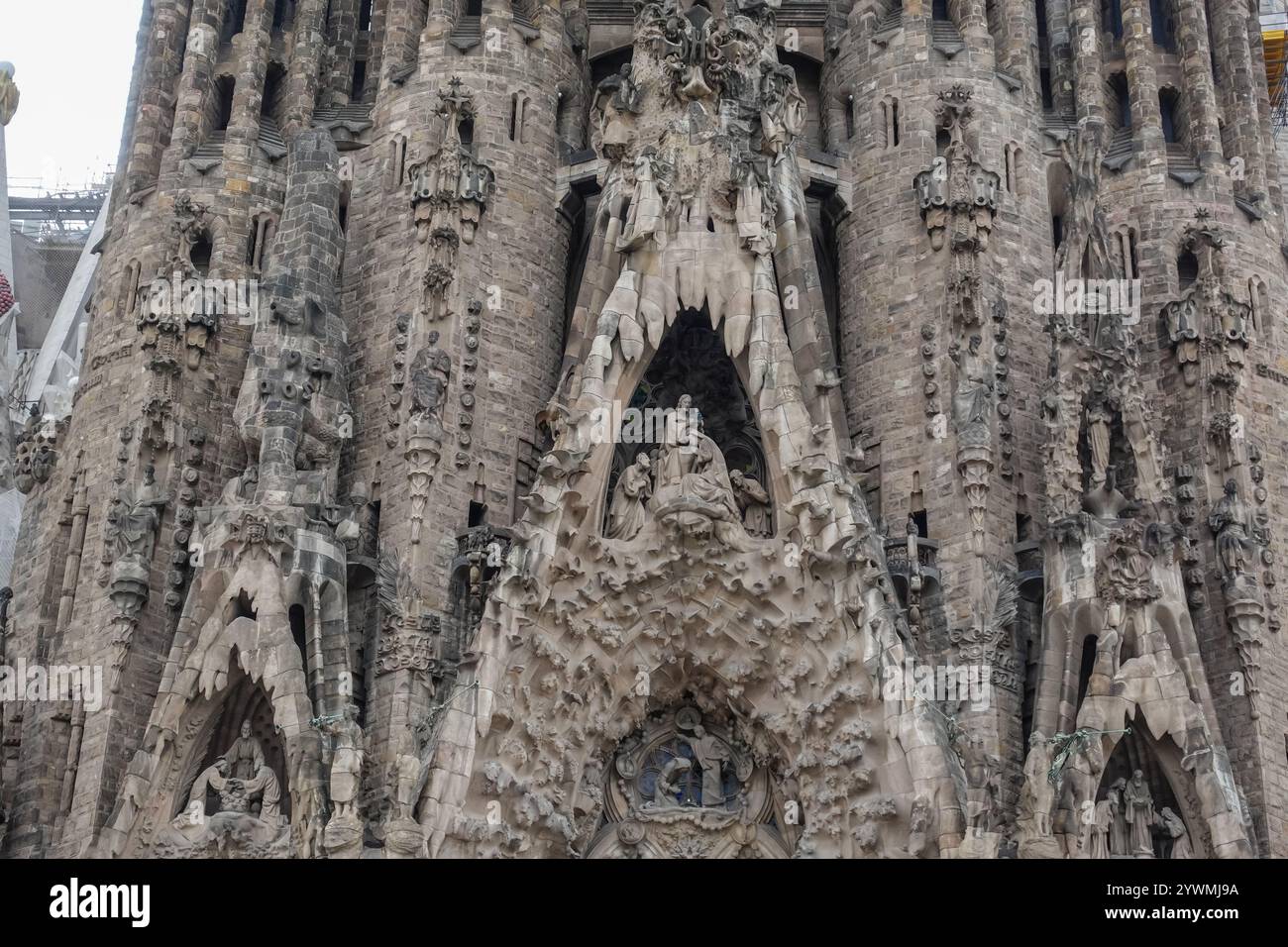 Sagrada Família: Iconic basilica designed by Antoni Gaudí in Barcelona Stock Photo - Alamy