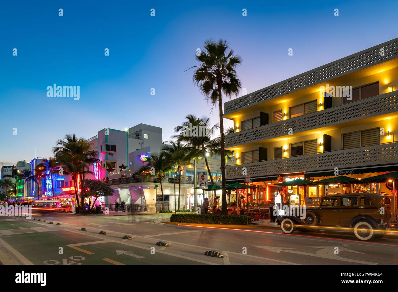 Art deco architecture hotel hotels bar bars restaurant restaurants hi ...