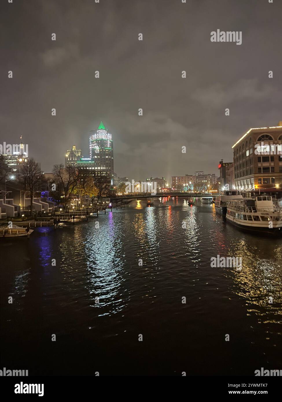 Milwaukee nightlife hi-res stock photography and images - Alamy