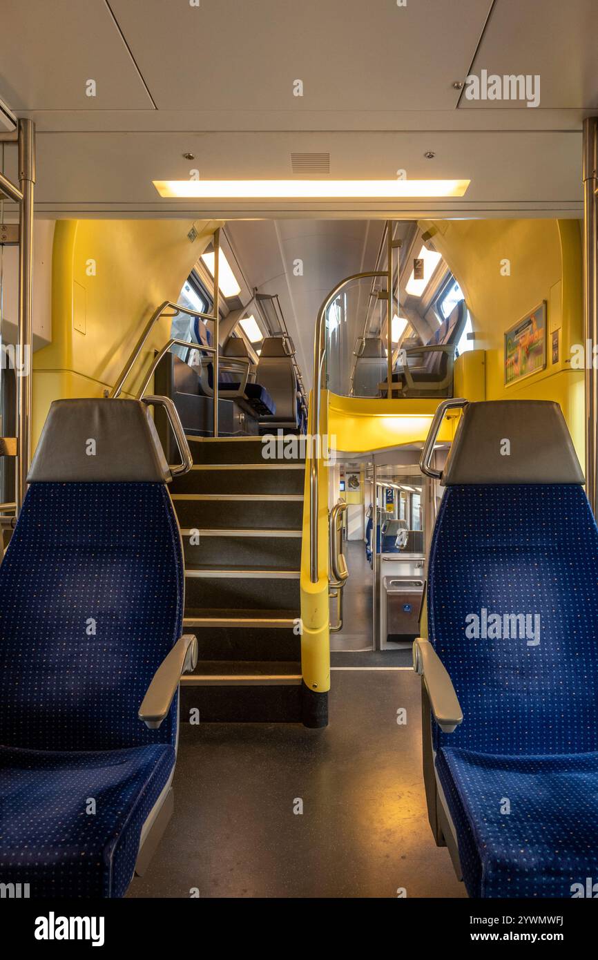 Tidy deck hi-res stock photography and images - Alamy