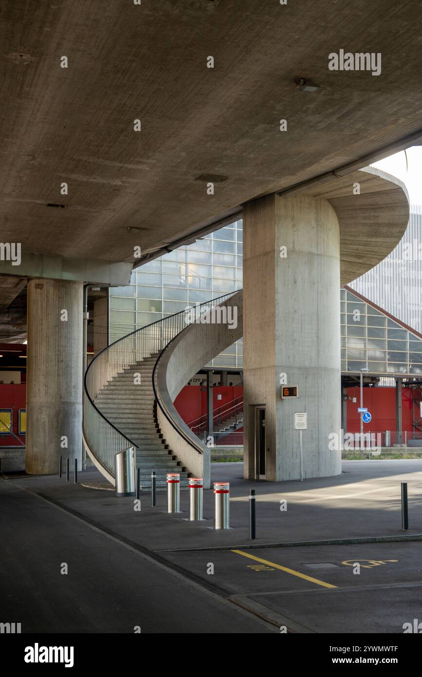 Underpass architecture hi-res stock photography and images - Alamy