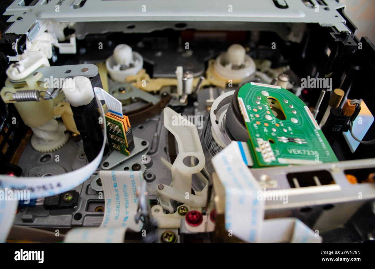 Inside vhs video cassette player hi-res stock photography and images ...