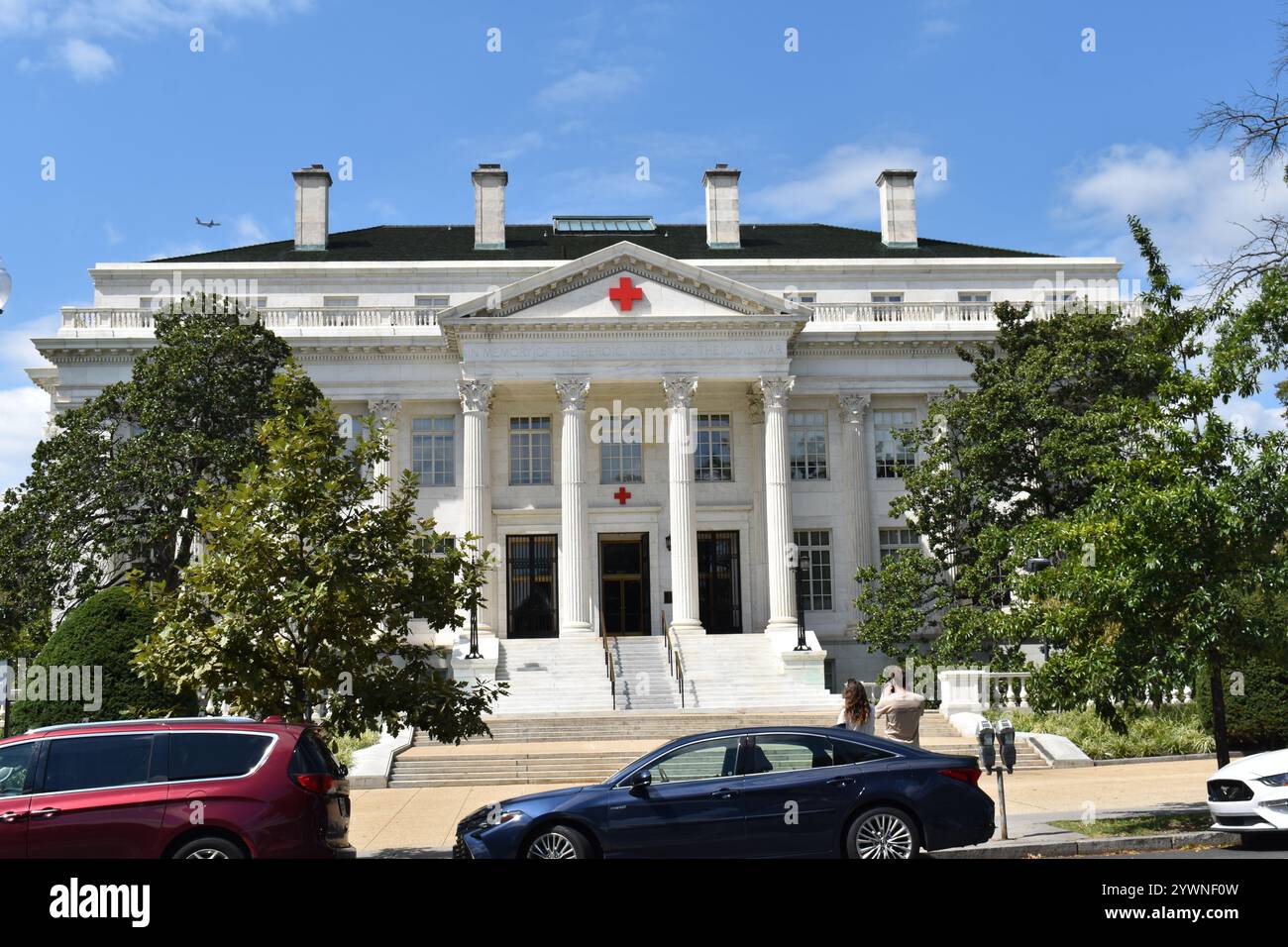 Volunteer american red cross hi-res stock photography and images - Alamy
