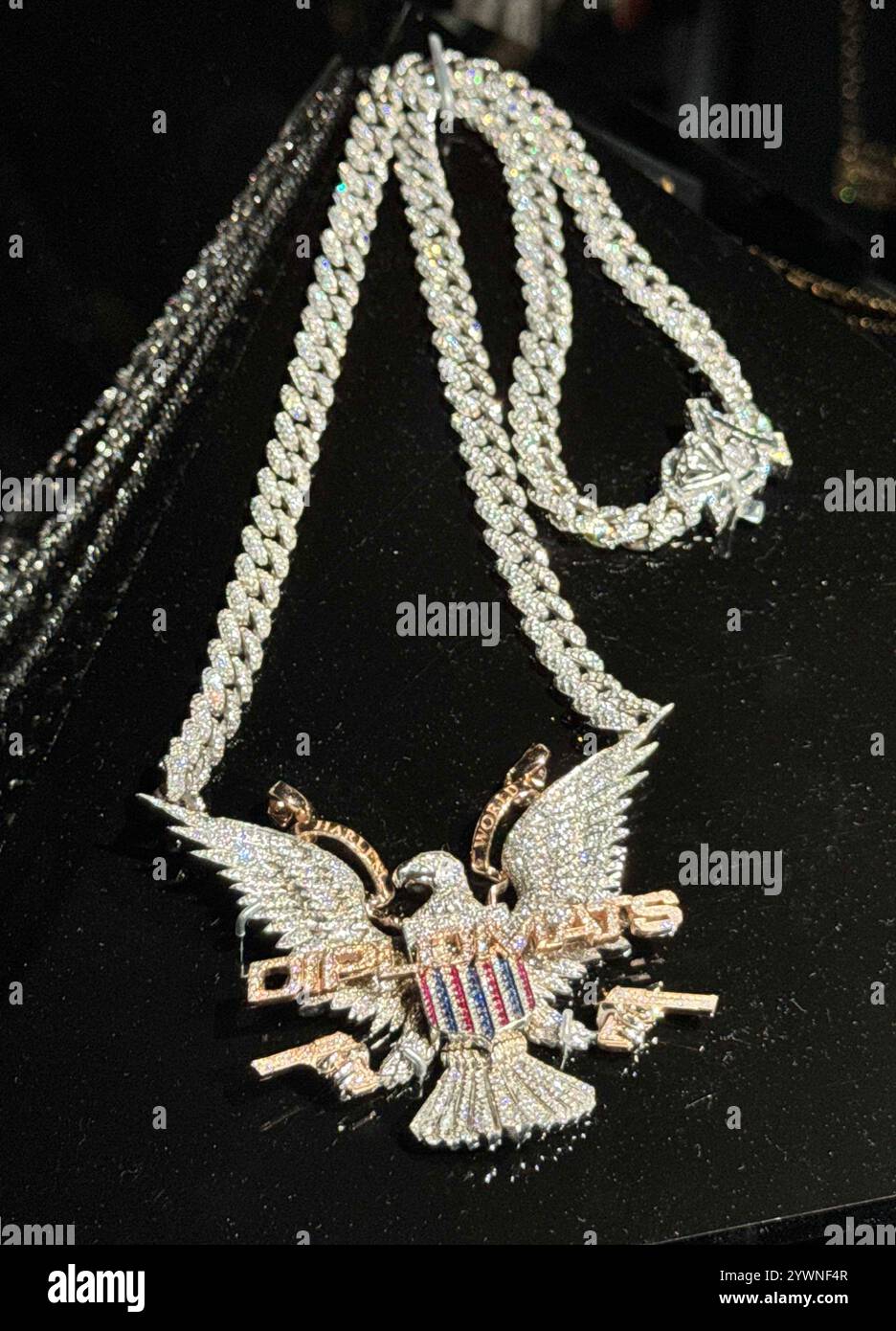 Display diamonds in natural hi-res stock photography and images - Alamy