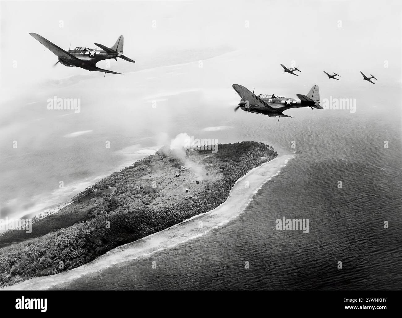 Douglas SBD Dauntlesses from the USS Lexington attacking Japanese ...
