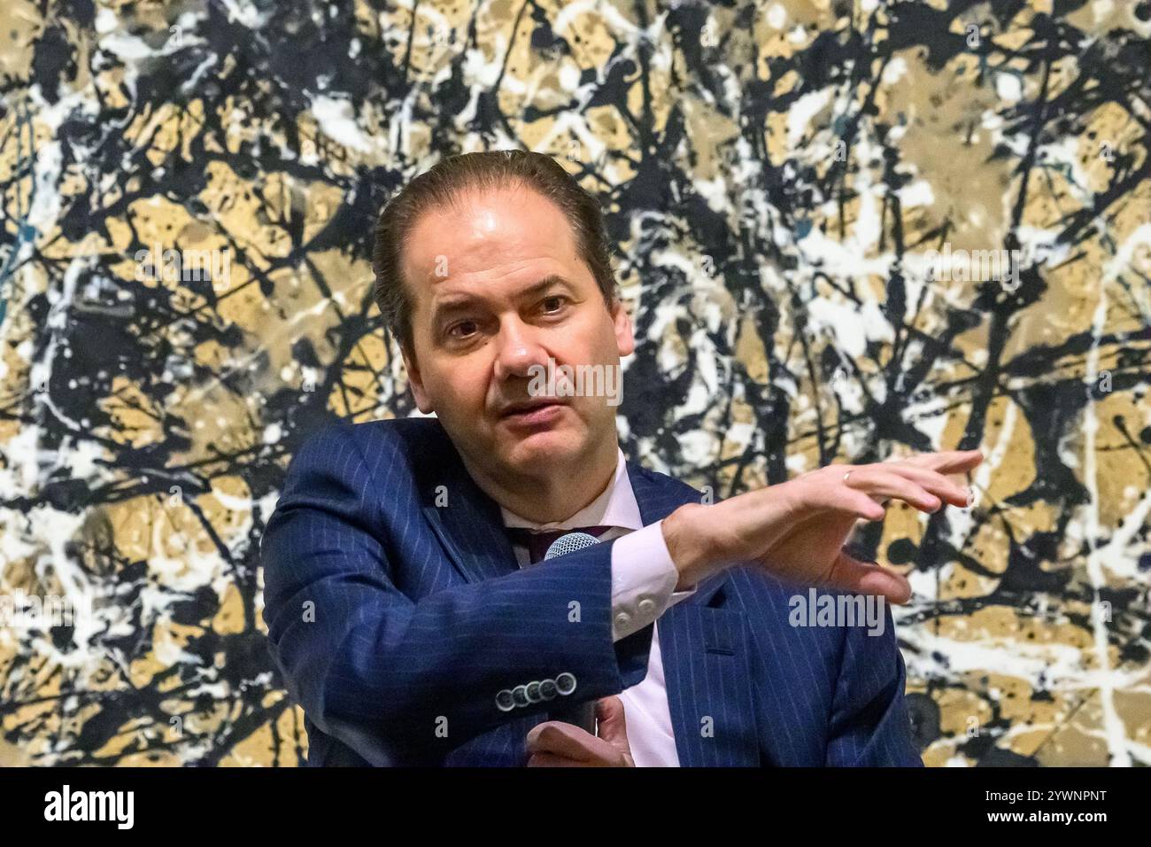 briefing, unveiling, design, Tang Stock Photo - Alamy