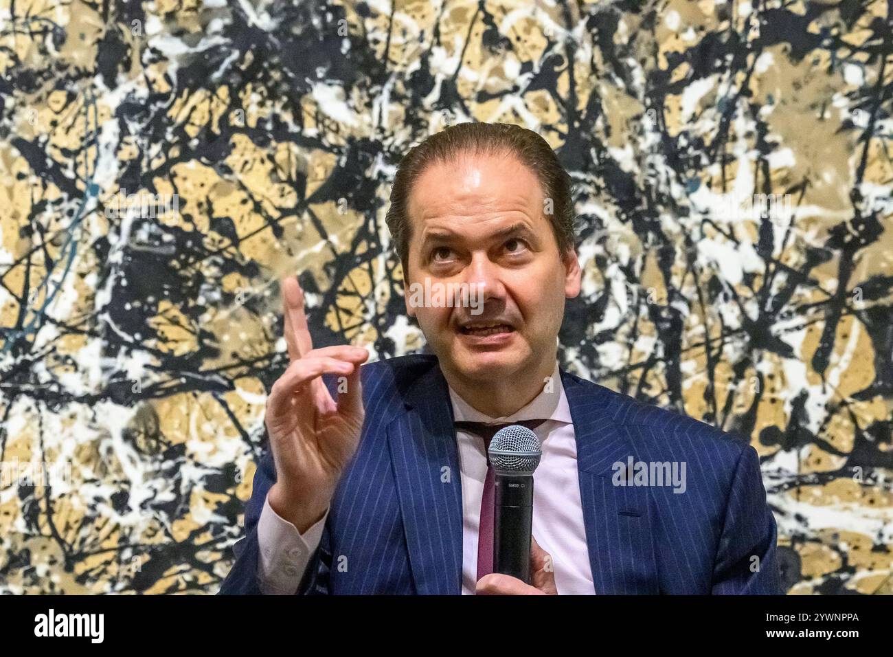 briefing, unveiling, design, Tang Stock Photo - Alamy