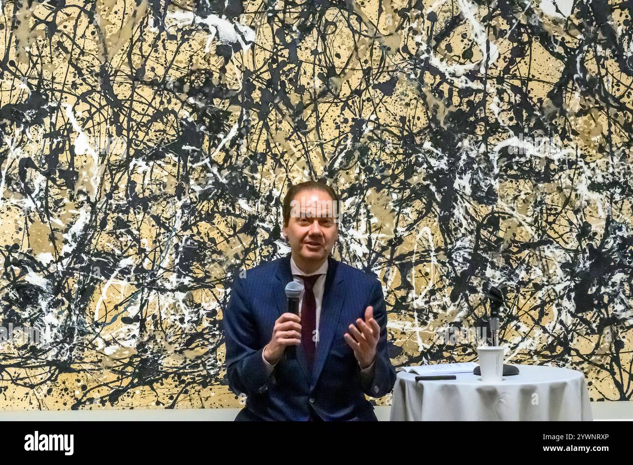 briefing, unveiling, design, Tang Stock Photo - Alamy