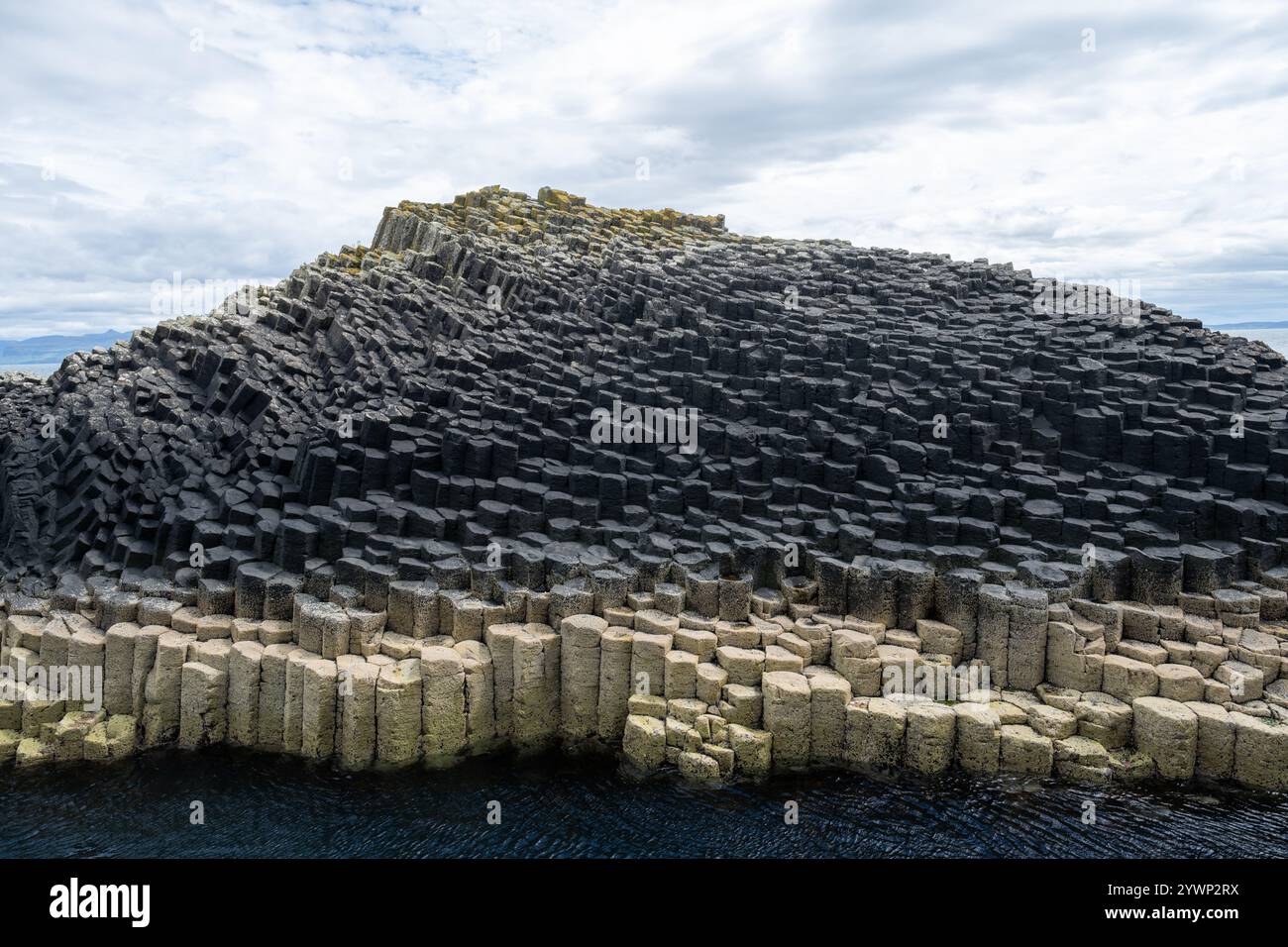 Basalt formation on island scotland hi-res stock photography and images ...