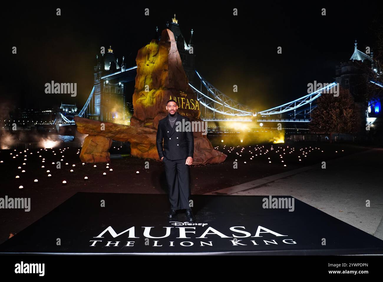 Aaron pierre mufasa lion hi-res stock photography and images - Alamy