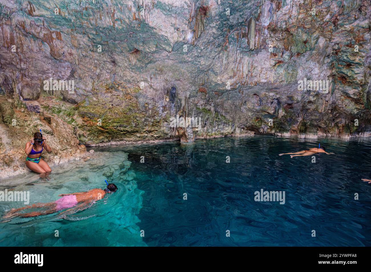 Cueva de saturno hi-res stock photography and images - Alamy