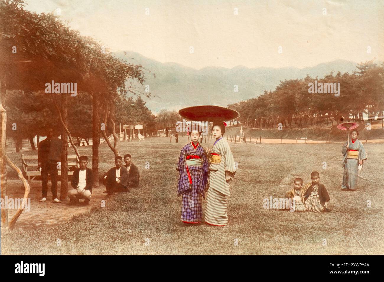 Real geisha hi-res stock photography and images - Alamy