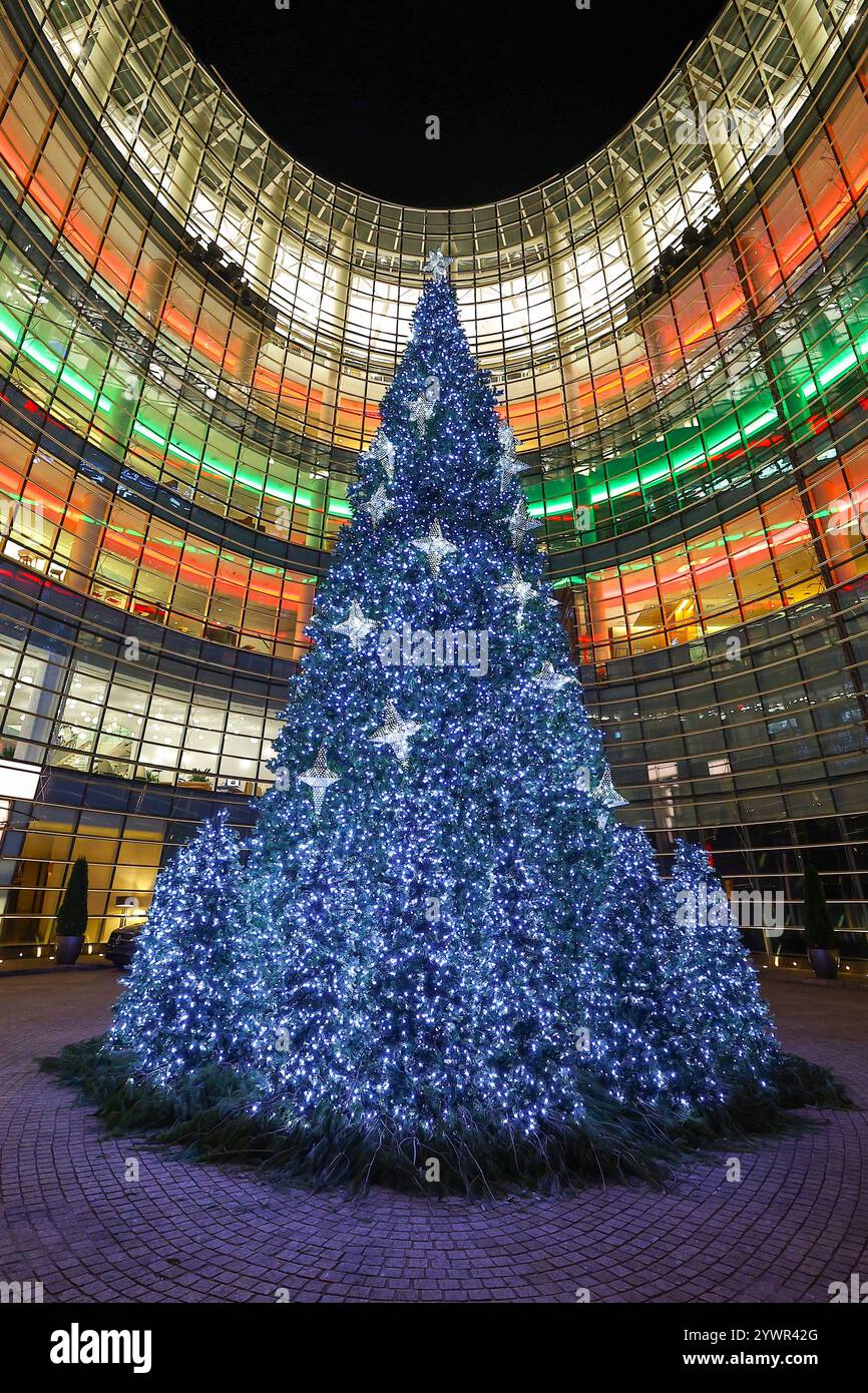 Bloomberg tower on beacon court hi-res stock photography and images - Alamy