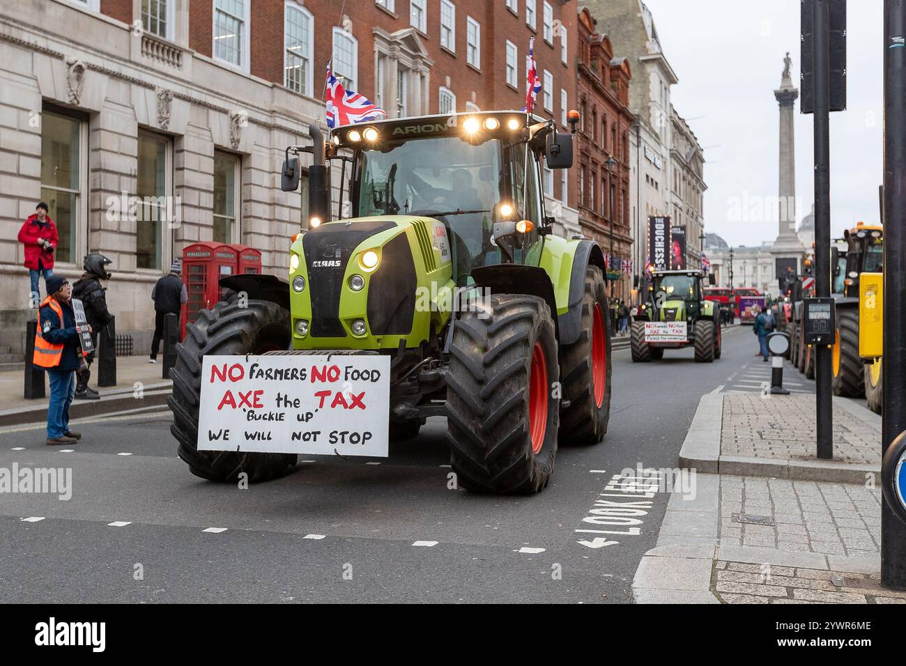 Parliament Square, London, UK – Wednesday, 11th November 2024 Hundreds ...