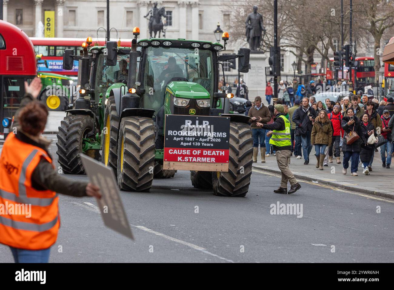 Parliament Square, London, UK – Wednesday, 11th November 2024 Hundreds ...