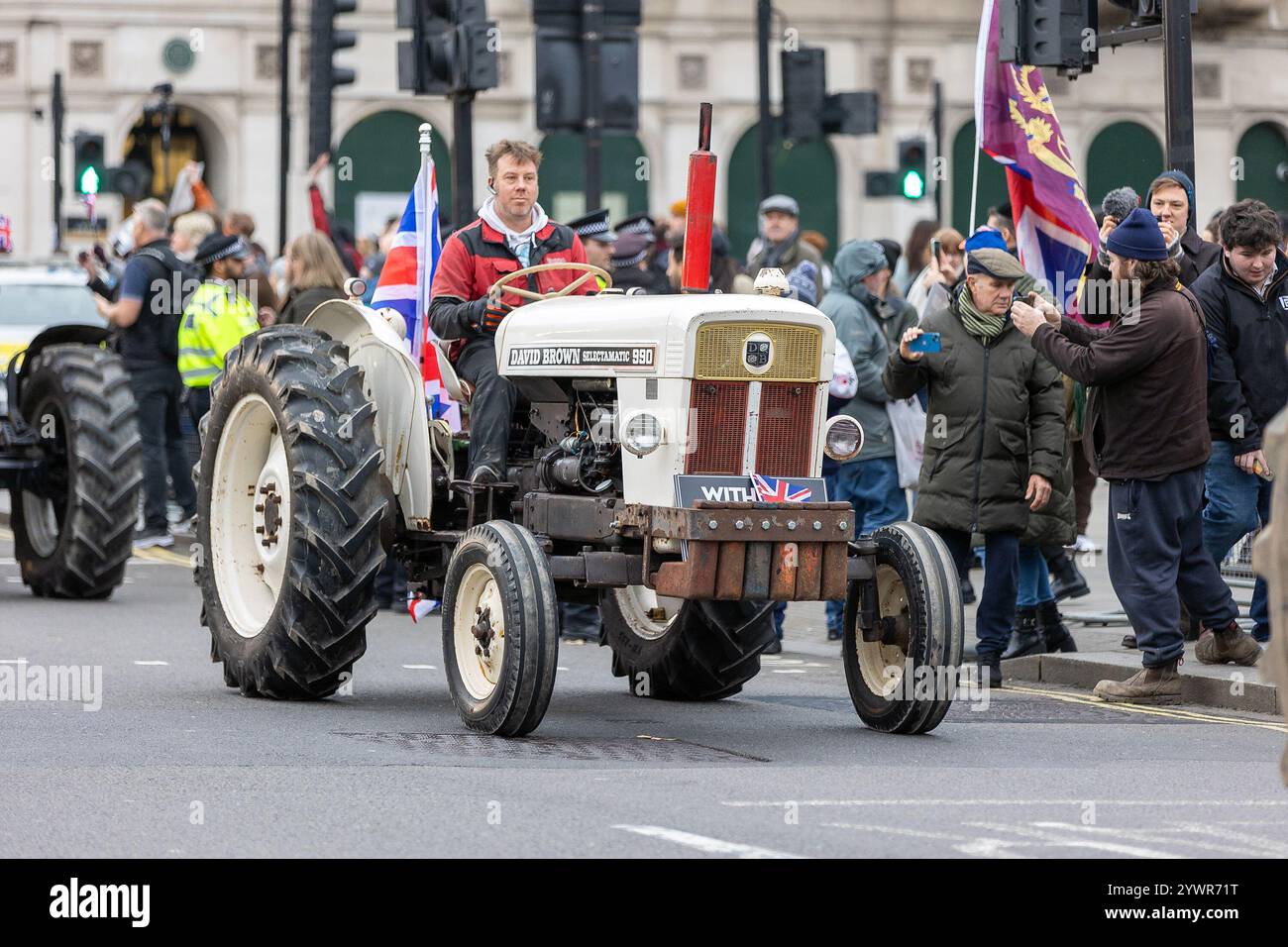 Parliament Square, London, UK – Wednesday, 11th November 2024 Hundreds ...