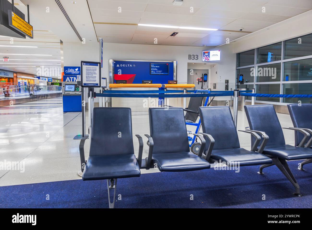 Delta Airlines boarding gate at Newark Liberty International Airport ...