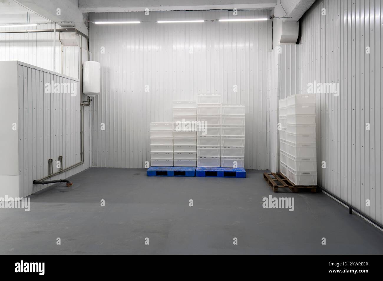 Food industry. Empty storage room for finished products in a modern ...