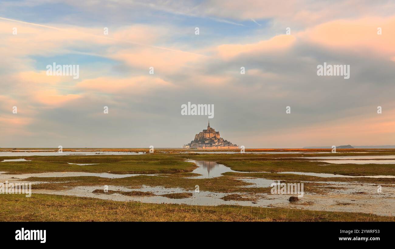 088 Mont-Saint-Michel early morning, tidal island in the homonymous bay ...