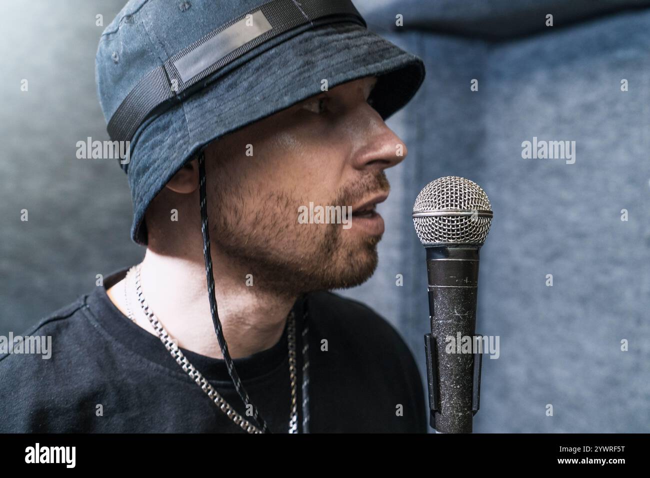 Dynamic hip hop performance hi-res stock photography and images - Alamy