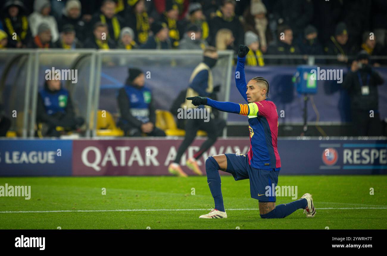 Dortmund, Germany. 11th Dec 2024. Goal celebration: Raphinha (Barca ...