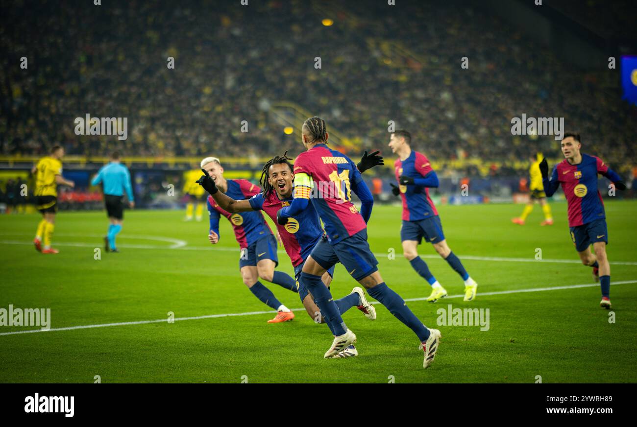 Dortmund, Germany. 11th Dec 2024. Goal celebration: Jules Kounde (Barca ...