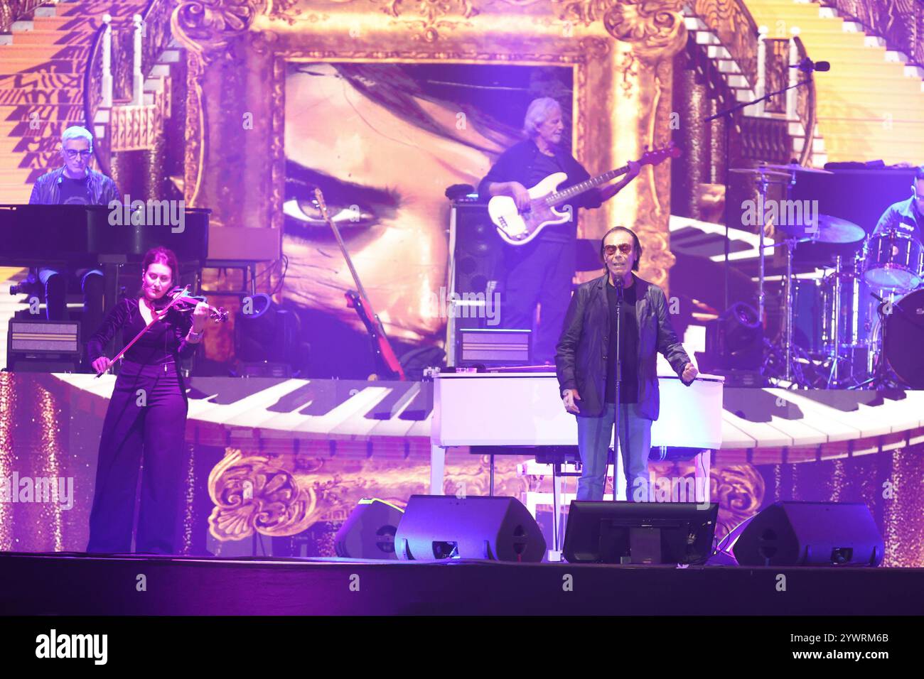 Italian singer Antonello Venditti performing during his “Notte Prima ...