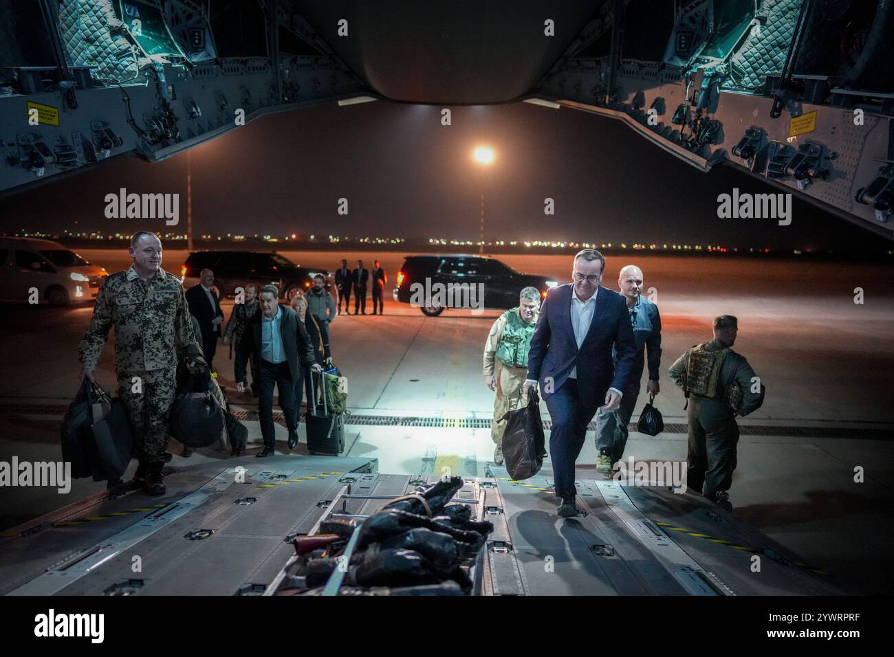 dpatop - 11 December 2024, Iraq, Bagdad: Boris Pistorius (SPD), Federal ...