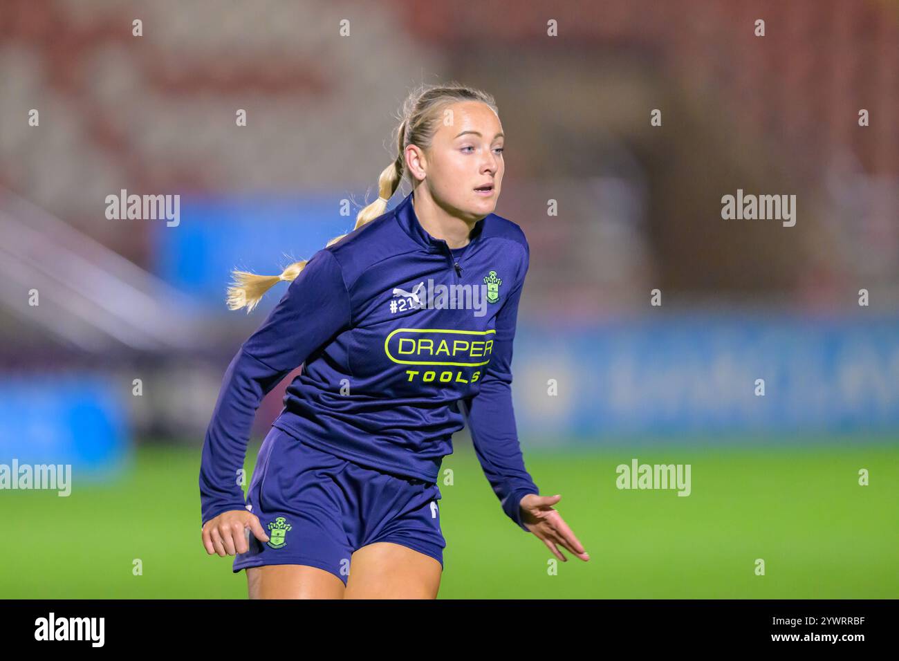 London, UK. 11th Dec, 2024. Chigwell Construction Stadium, Victoria ...